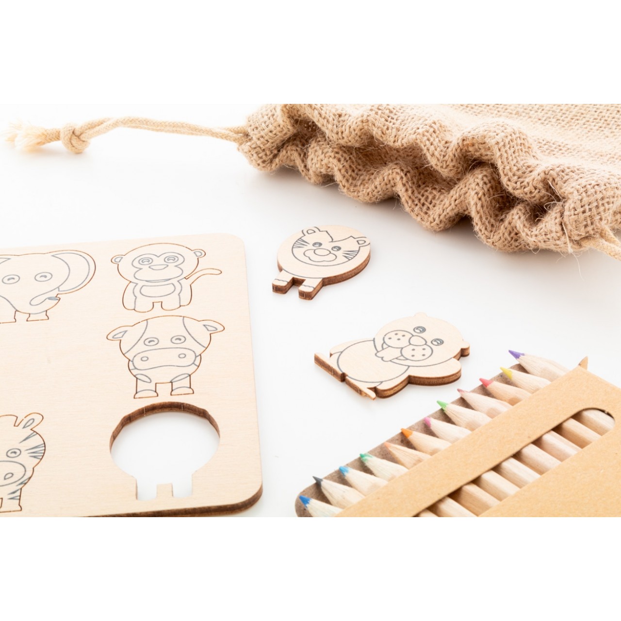 Joc de colorat cu potrivire a formelor | DeMedia